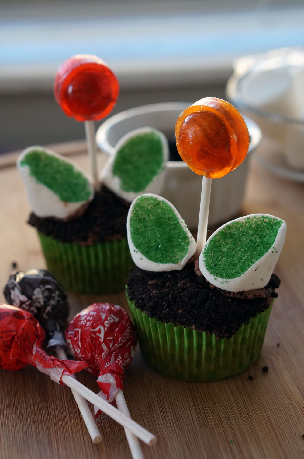 Lollipop Flower Cupcakes - We're Calling Shenanigans